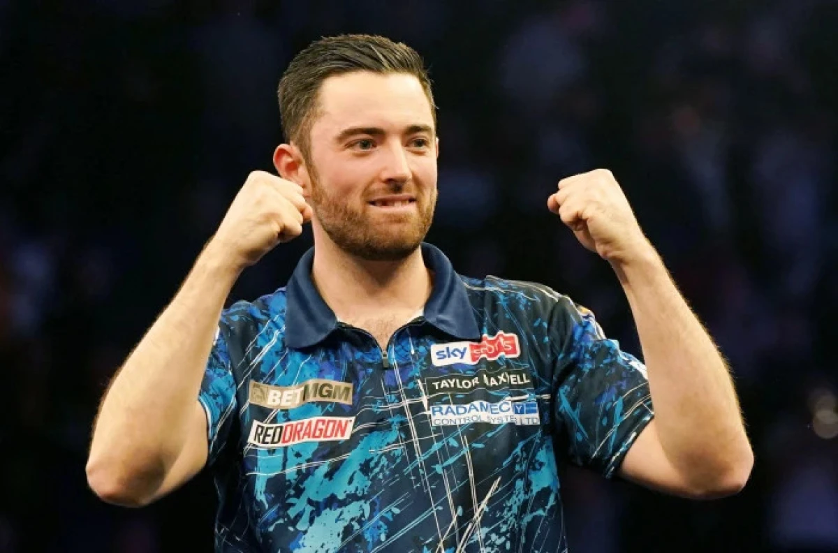 Darts World Matchplay tips: Smith firing in 180s, Humphries and Van den ...