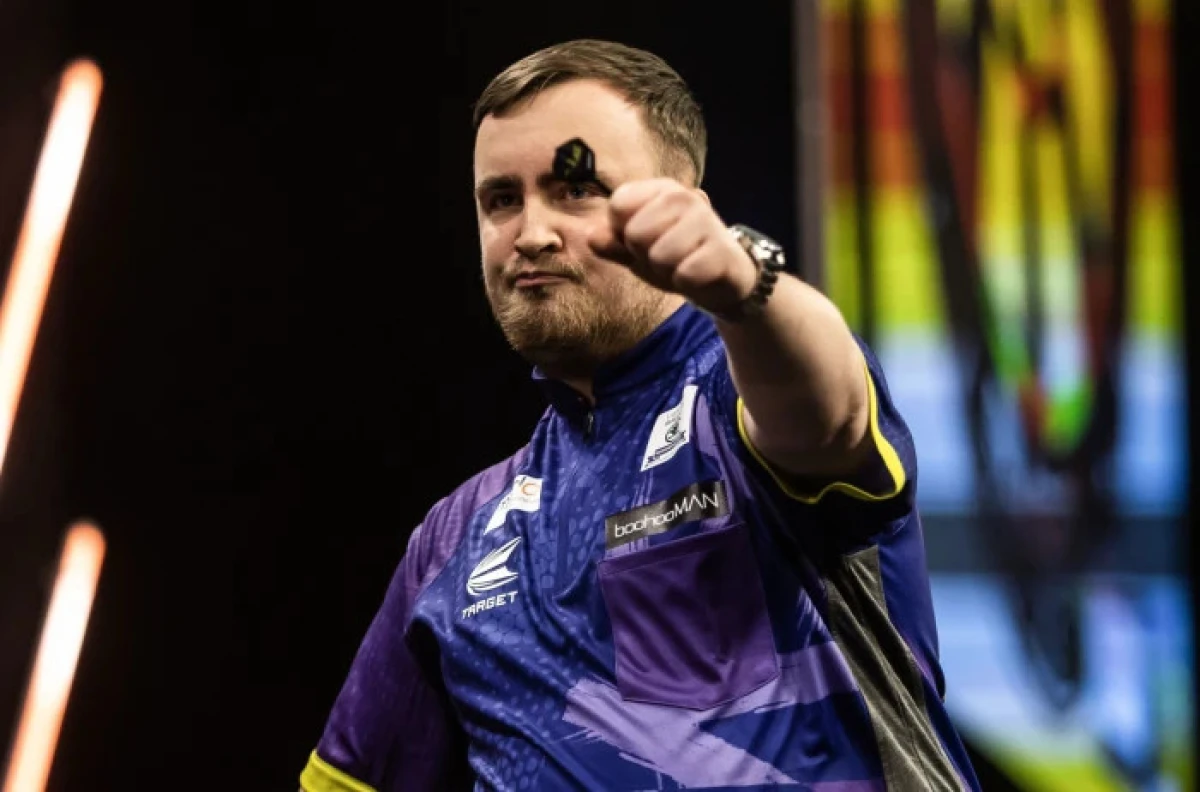 Premier League Darts: Luke Littler secures play-off spot with dominant Aberdeen display