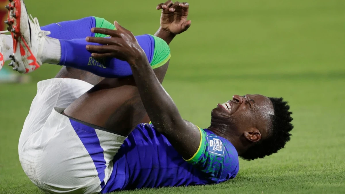 Real Madrid's woes deepen as Vinicius Junior suffers thigh injury on ...