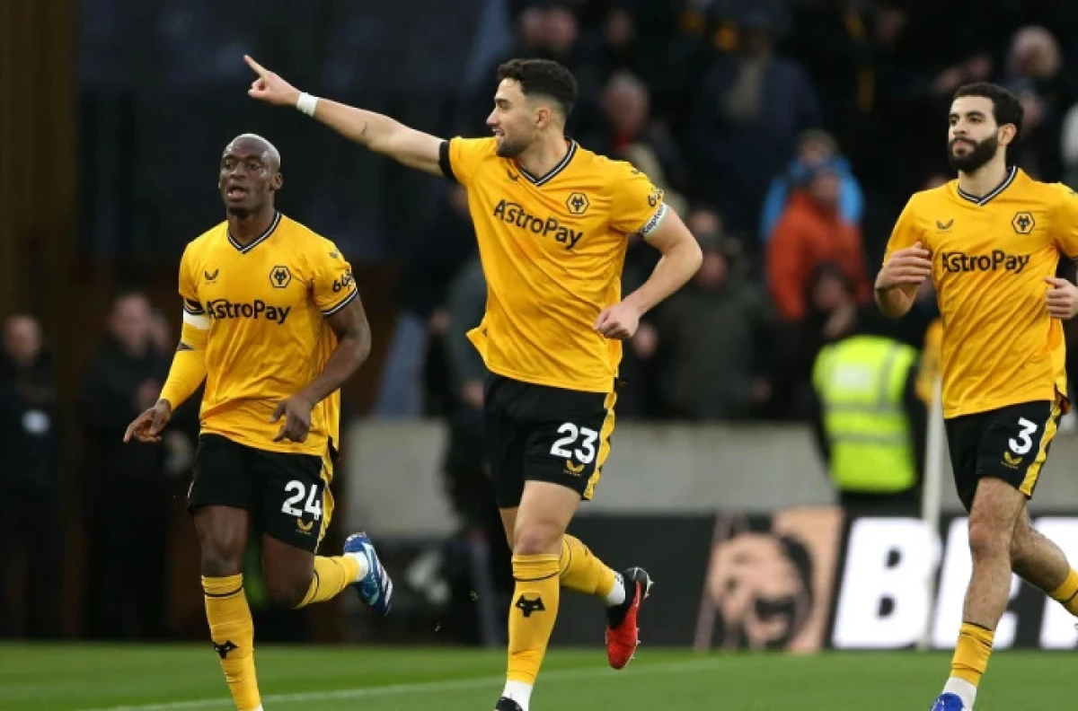 Max Kilman inspires dominant win for Wolves over Everton