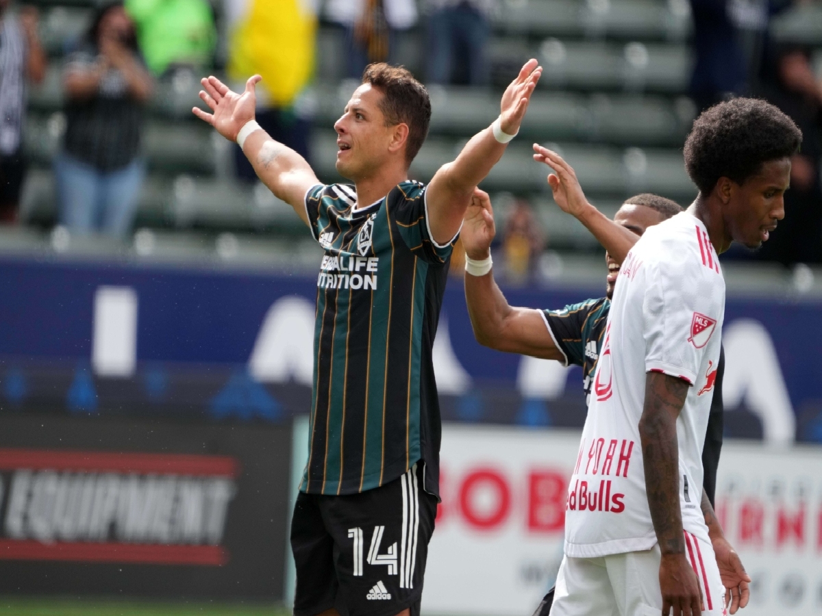 Chicharito return to form continues as he dominates MLS weekend ...