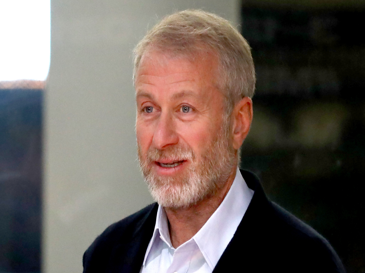 Chelsea owner Roman Abramovich in Belarus assisting peace talks with ...