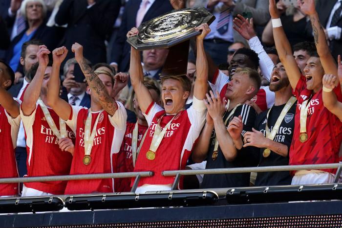 Arsenal beat Manchester City on penalties to lift the Community Shield ...