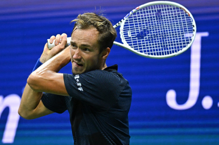 Daniil Medvedev rues 'heavy balls' following early French Open exit ...
