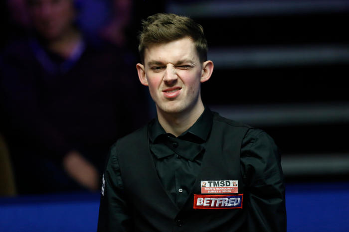 James Cahill, Michael Georgiou and Michael Holt through to round four ...