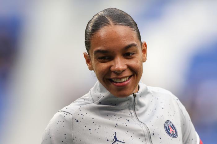 Manchester United strengthen WSL title bid with signings of Estelle ...