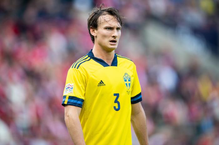 Burnley confirm the signing of Sweden international Hjalmar Ekdal from ...