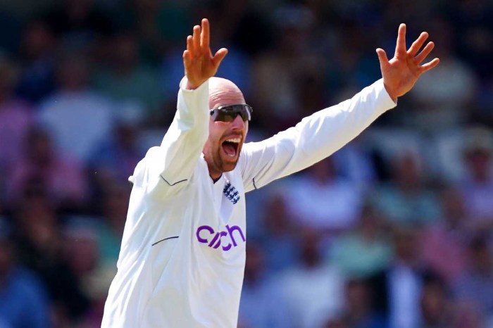 Jack Leach happy to accept 'unbelievable' change in luck on day one of ...
