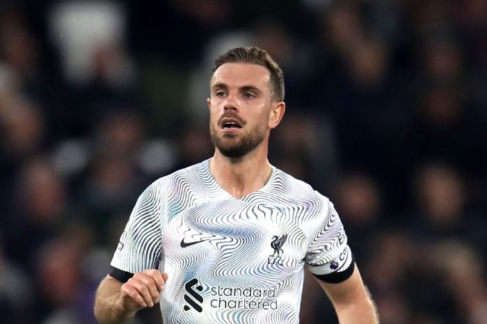 Liverpool skipper Jordan Henderson receives huge offer from Steven ...