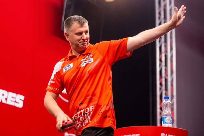 Poland Darts Masters: Krzysztof Ratajski thrills home crowd, Gerwyn ...