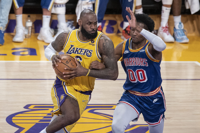 ‘It’s super cool’ - LeBron James discusses breaking Kareem Abdul-Jabbar ...