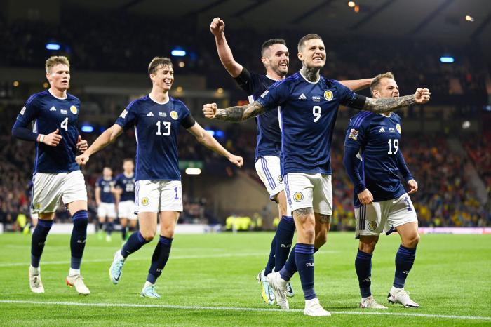 Lyndon Dykes hails Scotland coaching staff after his double downs ...