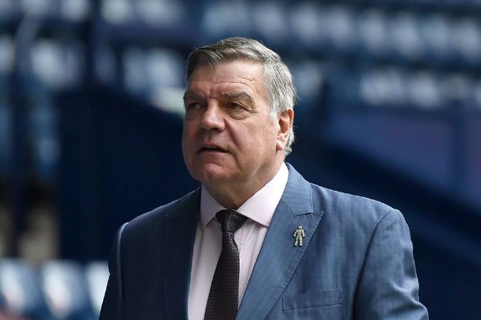 Leeds United boss Sam Allardyce urges players to 'listen to Eddie Gray ...