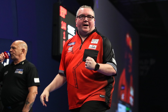 Steve Bunting on fire in Gibraltar Darts Trophy | PlanetSport