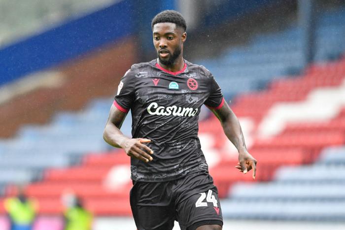 Former Manchester United defender Tyler Blackett joins Rotherham on ...