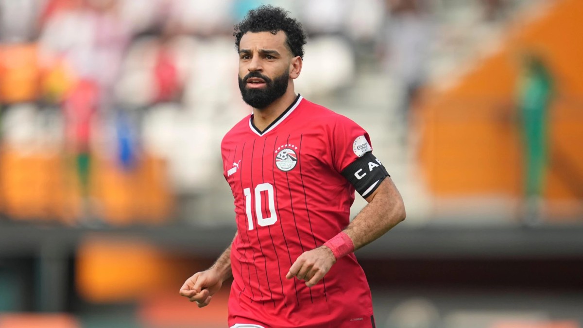 Liverpool's Pep Lijnders defends Mohamed Salah's commitment amidst ...