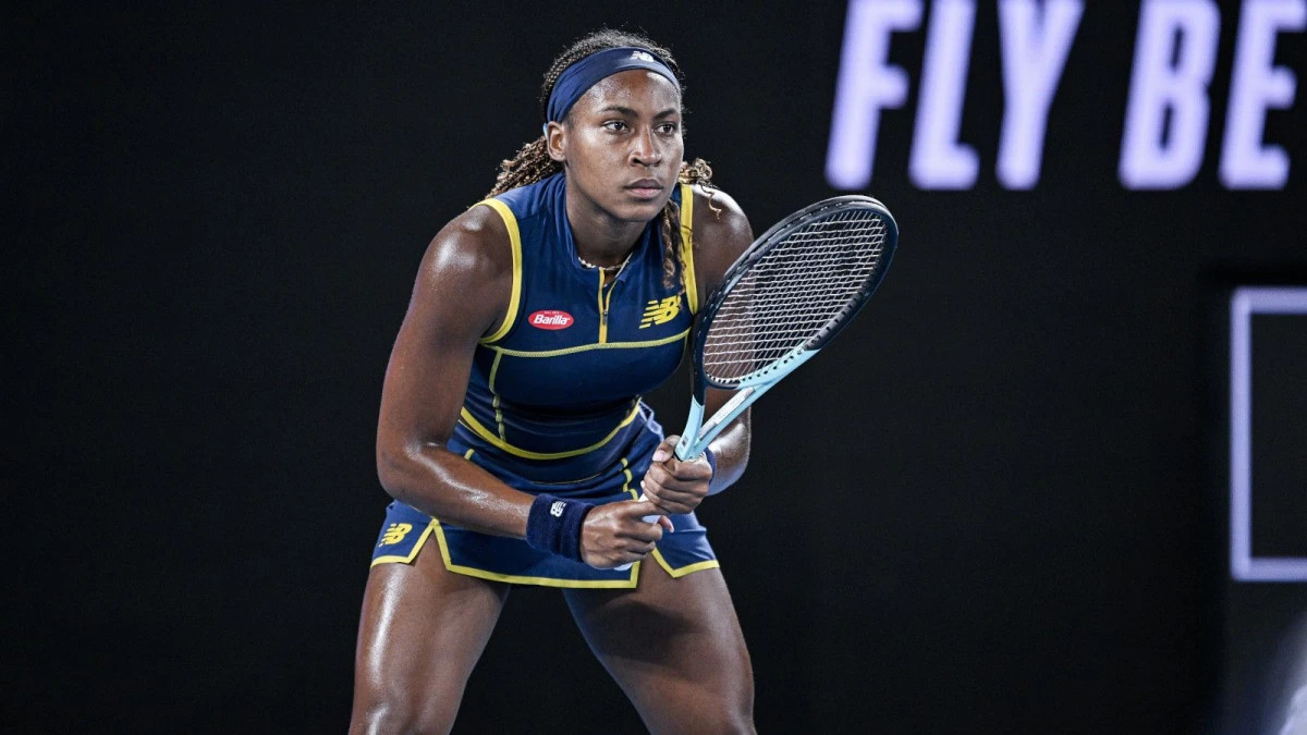 Coco Gauff and Iga Swiatek book their place in Miami Open fourth round