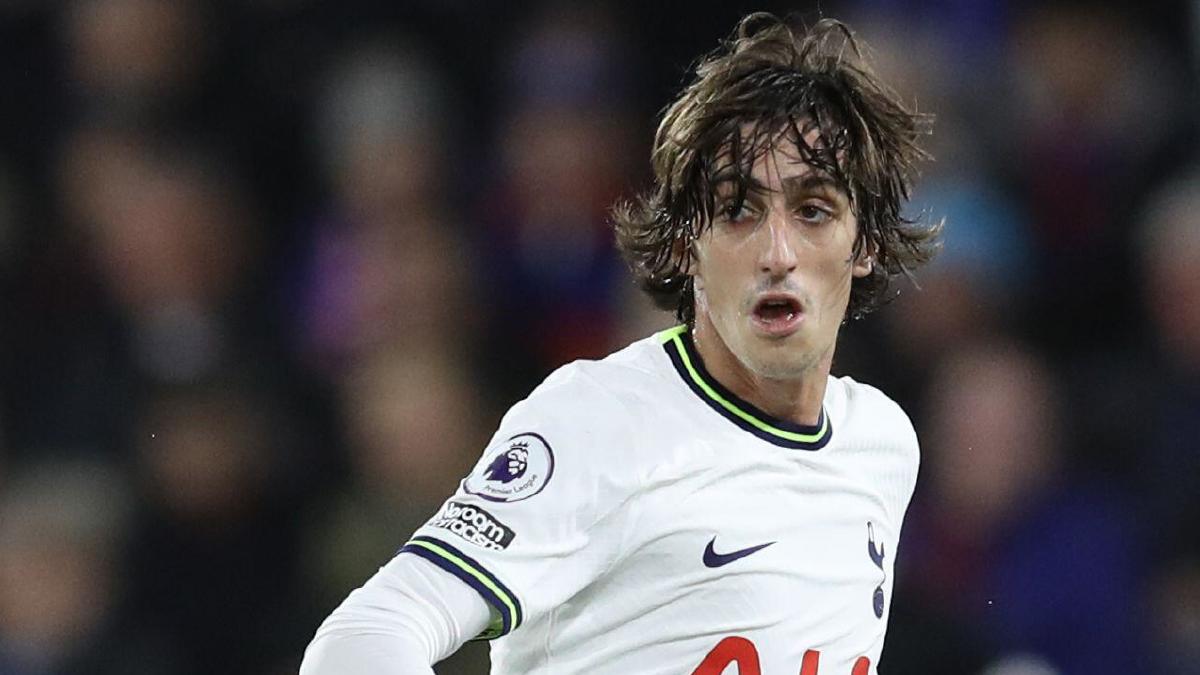 Tottenham winger Bryan Gil set for spell on sidelines after groin surgery