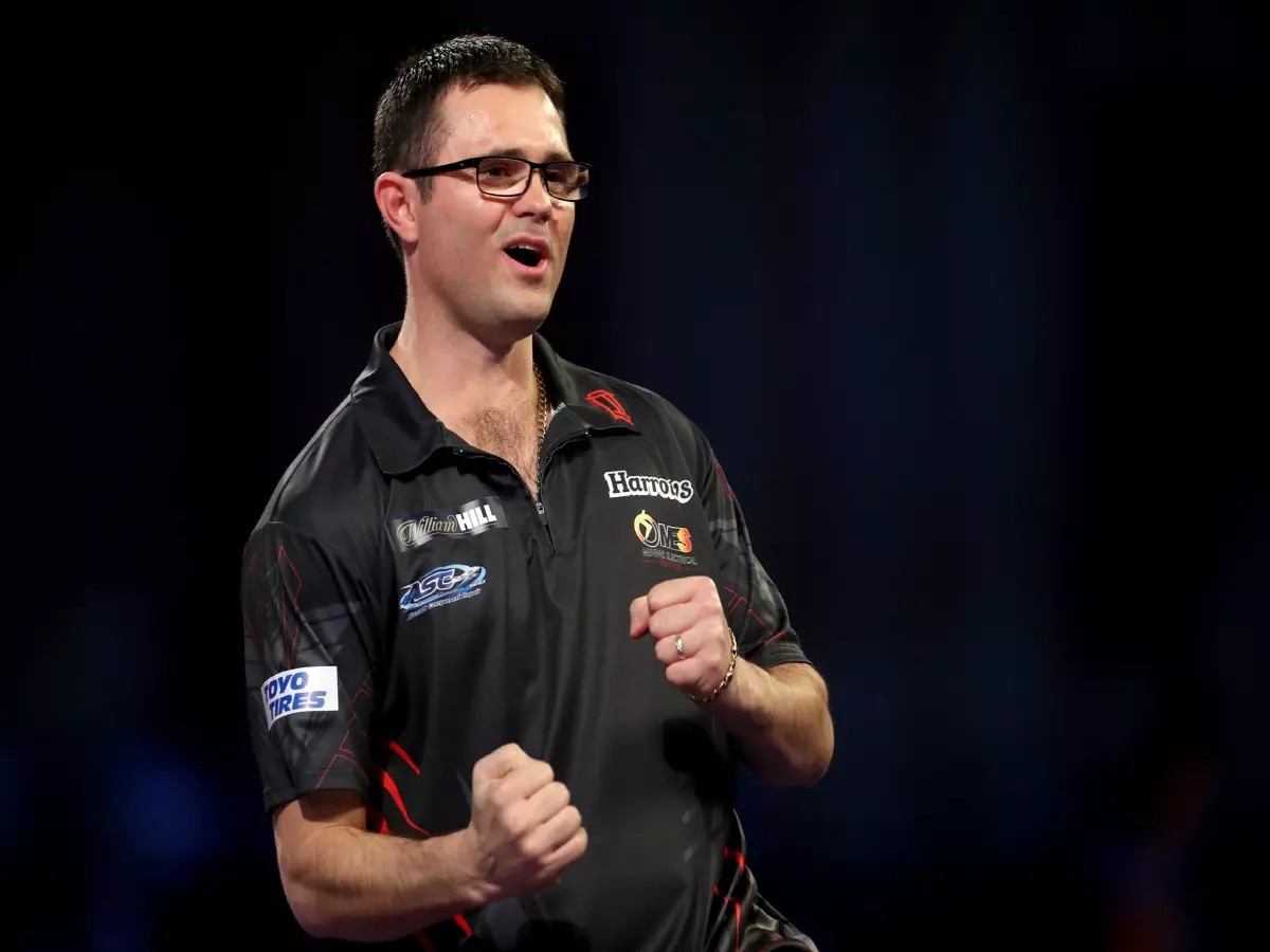 Damon Heta books place in Grand Slam of Darts semi-final with nerveless ...