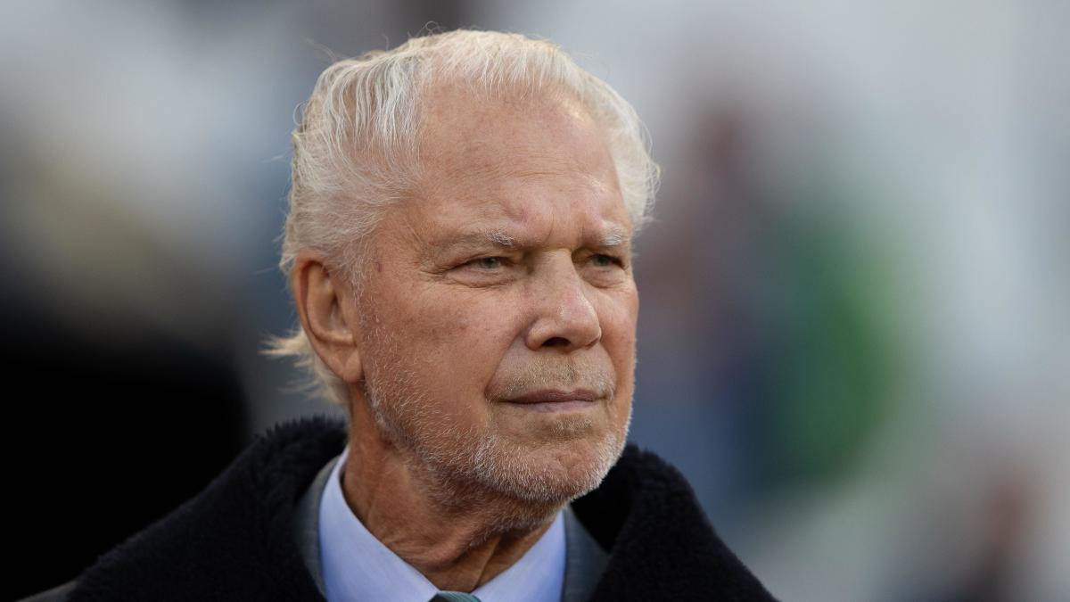 David Gold: How the late West Ham chief rose from 'abject poverty' to ...
