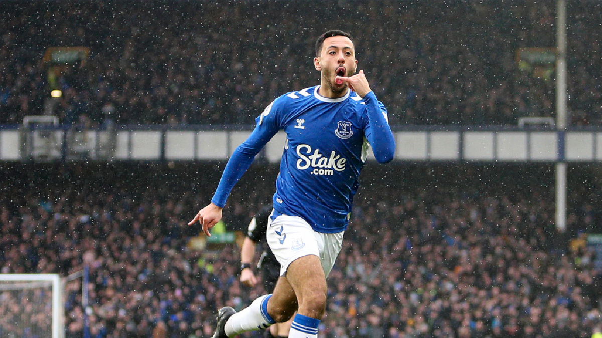 Dwight McNeil reveals Sean Dyche reunion helped him settle at Everton ...