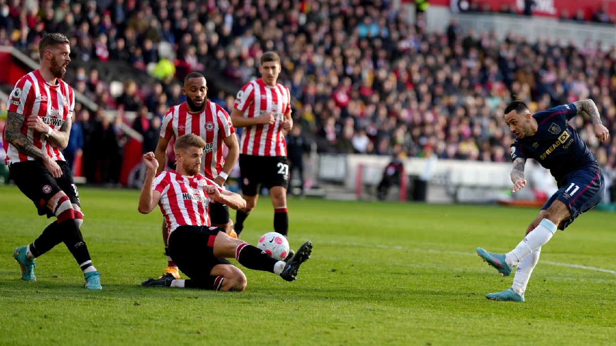 Which Premier League player has had the most shots in 2021/22 without ...