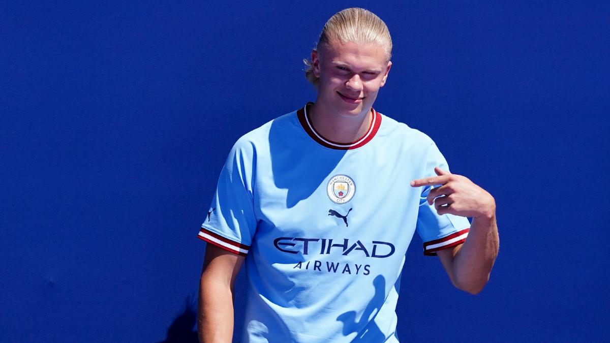 City's new number nine Erling Haaland throws early dig at Manchester United