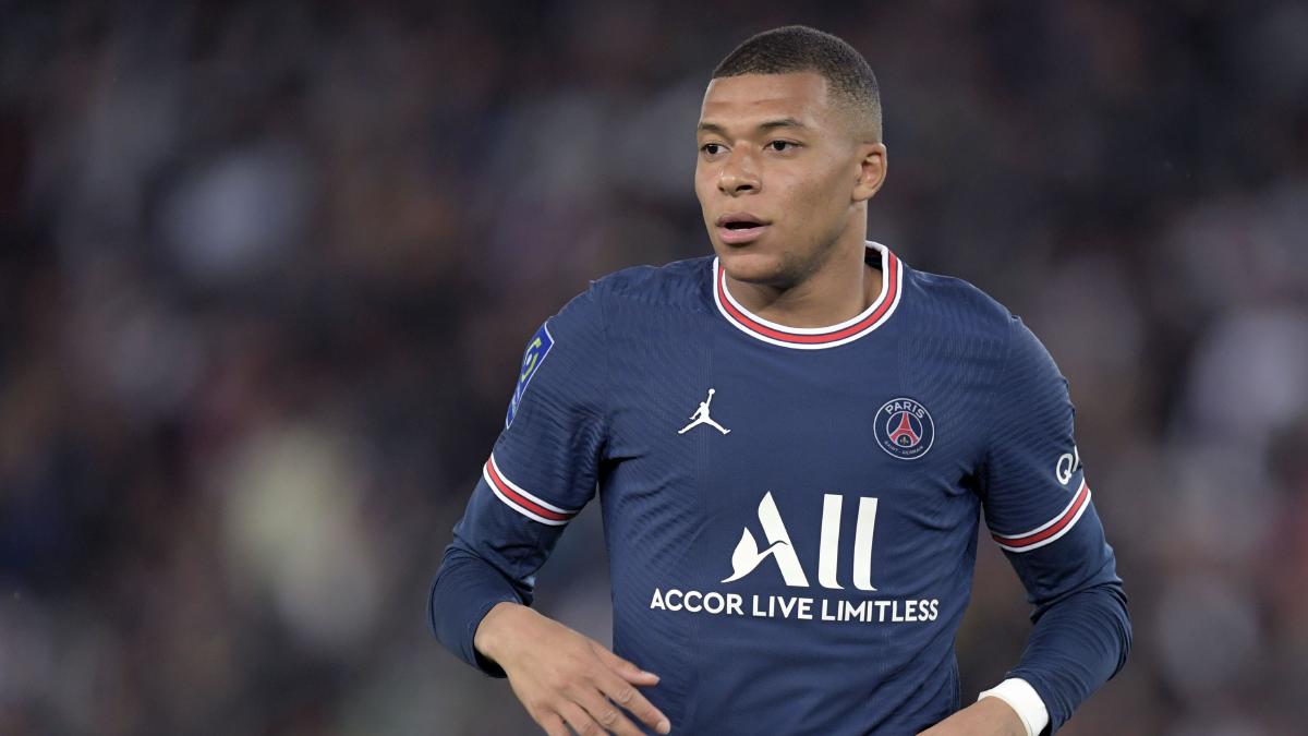 The evolution of Kylian Mbappe seen through his FIFA rating over the years