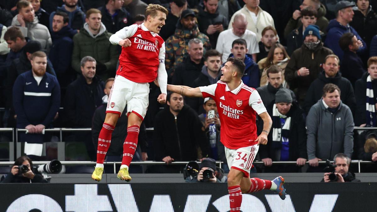 Arsenal edge's ahead and Spurs in VAR controversy – 5 things we learned ...