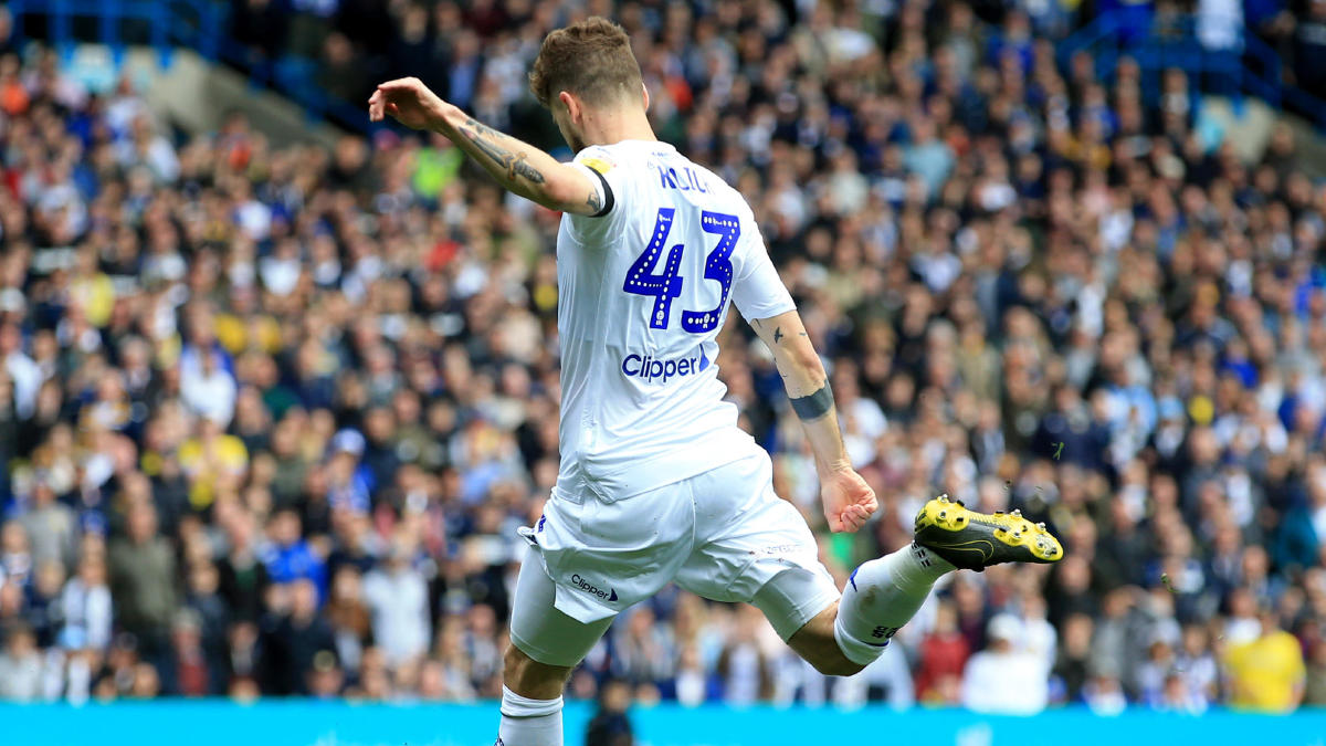 WATCH: Classic Tyler Roberts, Mateusz Klich and Marcelo Bielsa moment ...