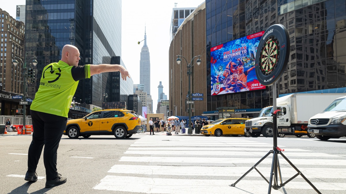 US Darts Masters: Michael Smith and Michael van Gerwen in star-studded ...