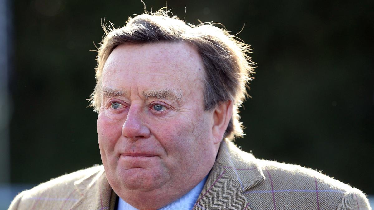Nicky Henderson confirms Buzz and Steal A March will miss Aintree
