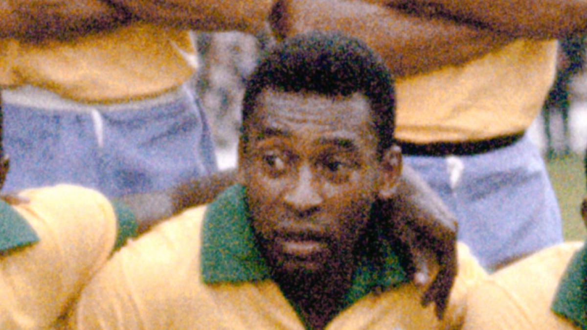 How many goals did Pele score and his other career records