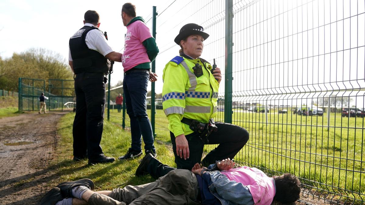 Grand National: Police to deploy undercover officers to prevent ...