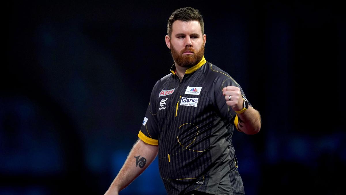 Scott Williams sparkles on World Darts Championship debut while Damon ...