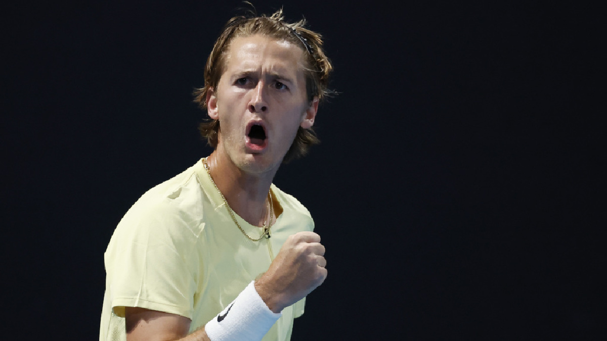Australian Open: Big upset as Sebastian Korda downs two-time finalist Daniil Medvedev
