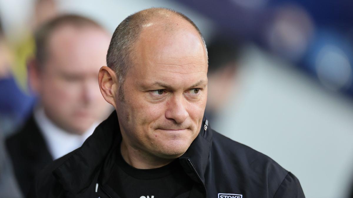 Stoke City boss Alex Neil reacts to 'shots' from Sunderland fans after ...