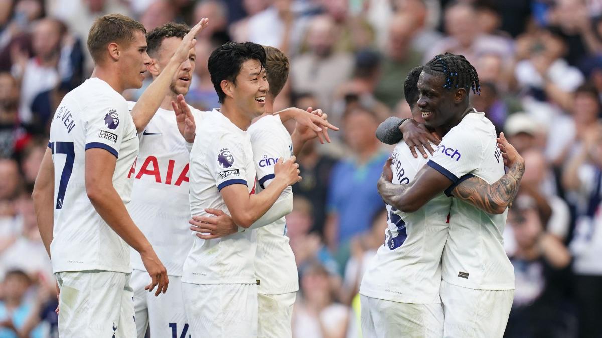 Tottenham off to a winning start at home as they beat Manchester United