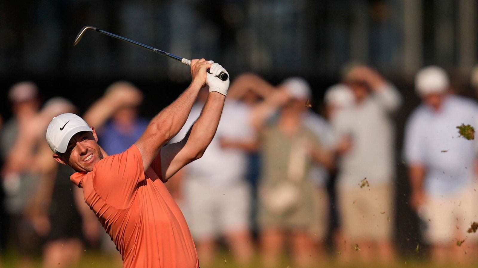 Rory McIlroy takes US Open lead with flawless 65 after reconciliation ...