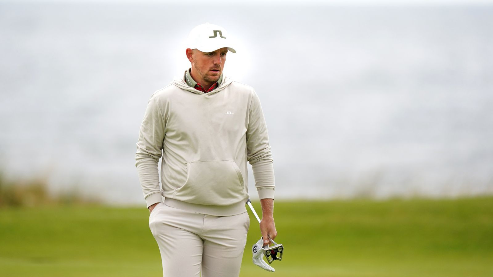 Matt Wallace shares early lead on day one of 152nd Open