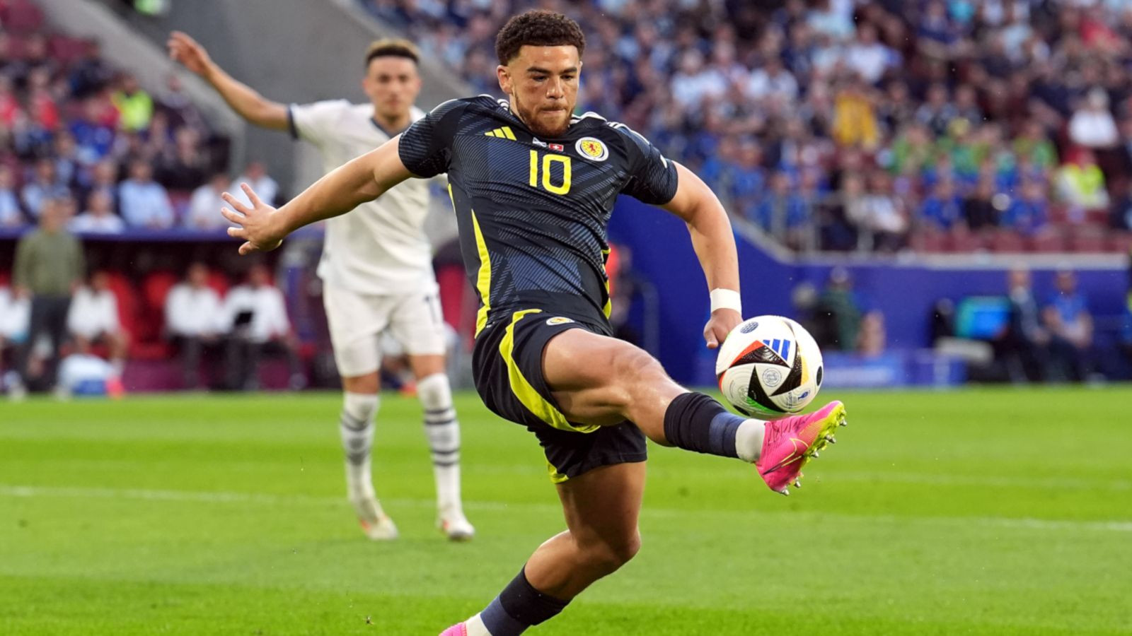 Scotland forward Che Adams joins Italian club Torino after Southampton ...