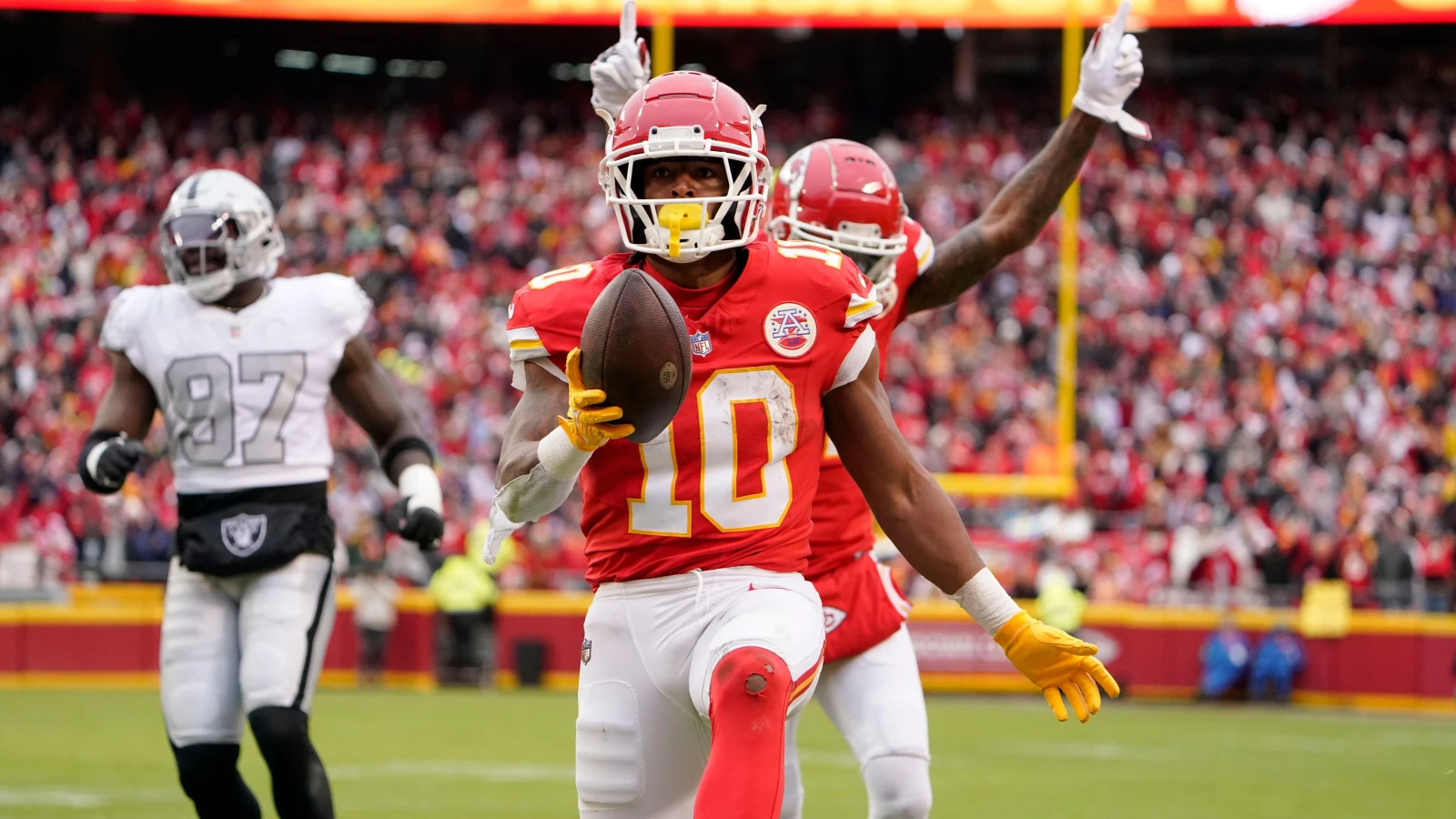 Miami Dolphins @ Kansas City Chiefs tips and picks: Isiah Pacheco ...