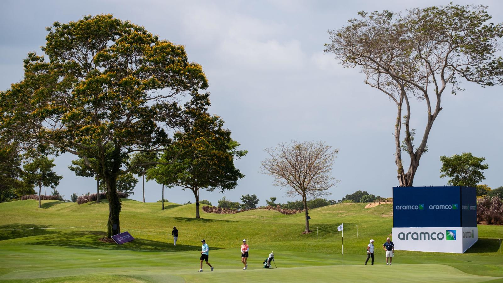 Eleanor Givens only one shot off the pace at Aramco Team Series ...