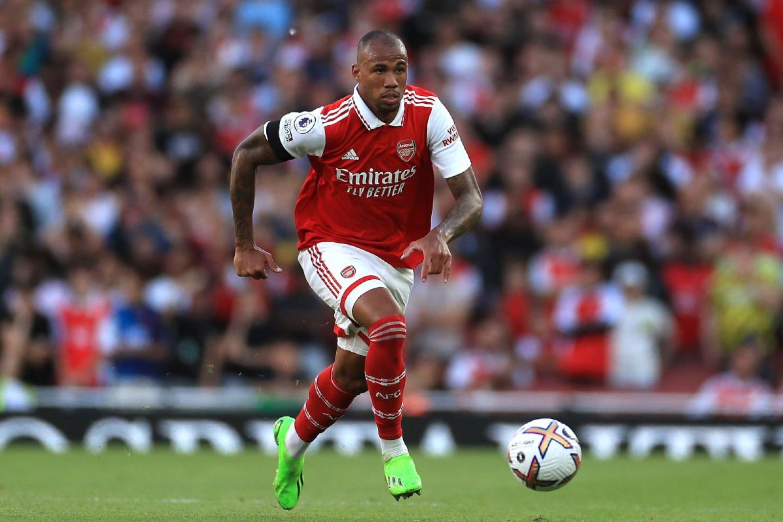 Gabriel goes from zero to hero as Arsenal fight back to beat Fulham and ...