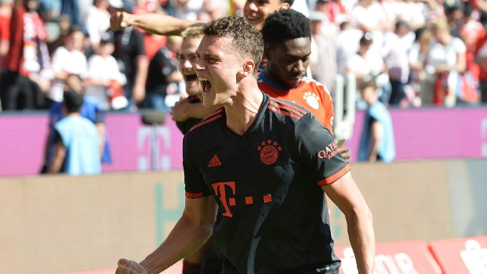 Benjamin Pavard reportedly set to depart Bayern Munich in search of new ...