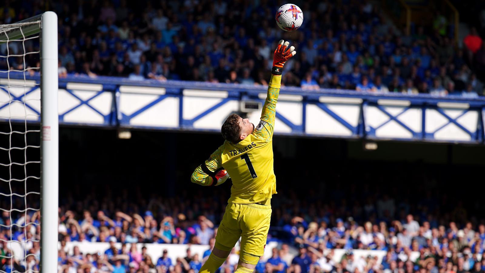 Stoke City sign Ireland international goalkeeper Mark Travers on loan ...