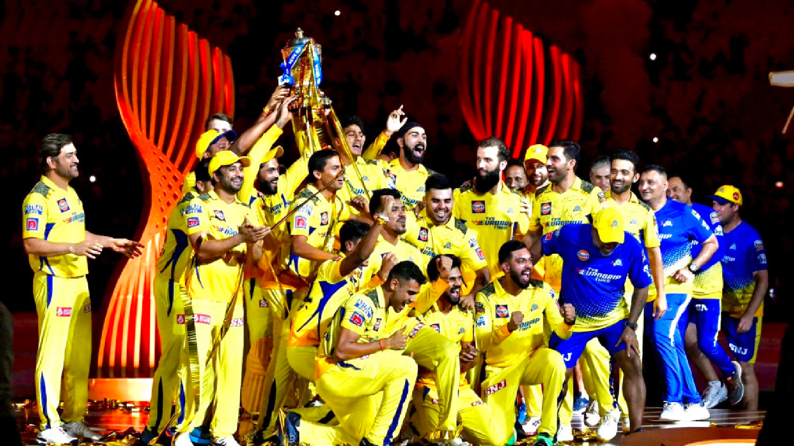 Veteran IPL Champion MS Dhoni keen to continue for another season ...