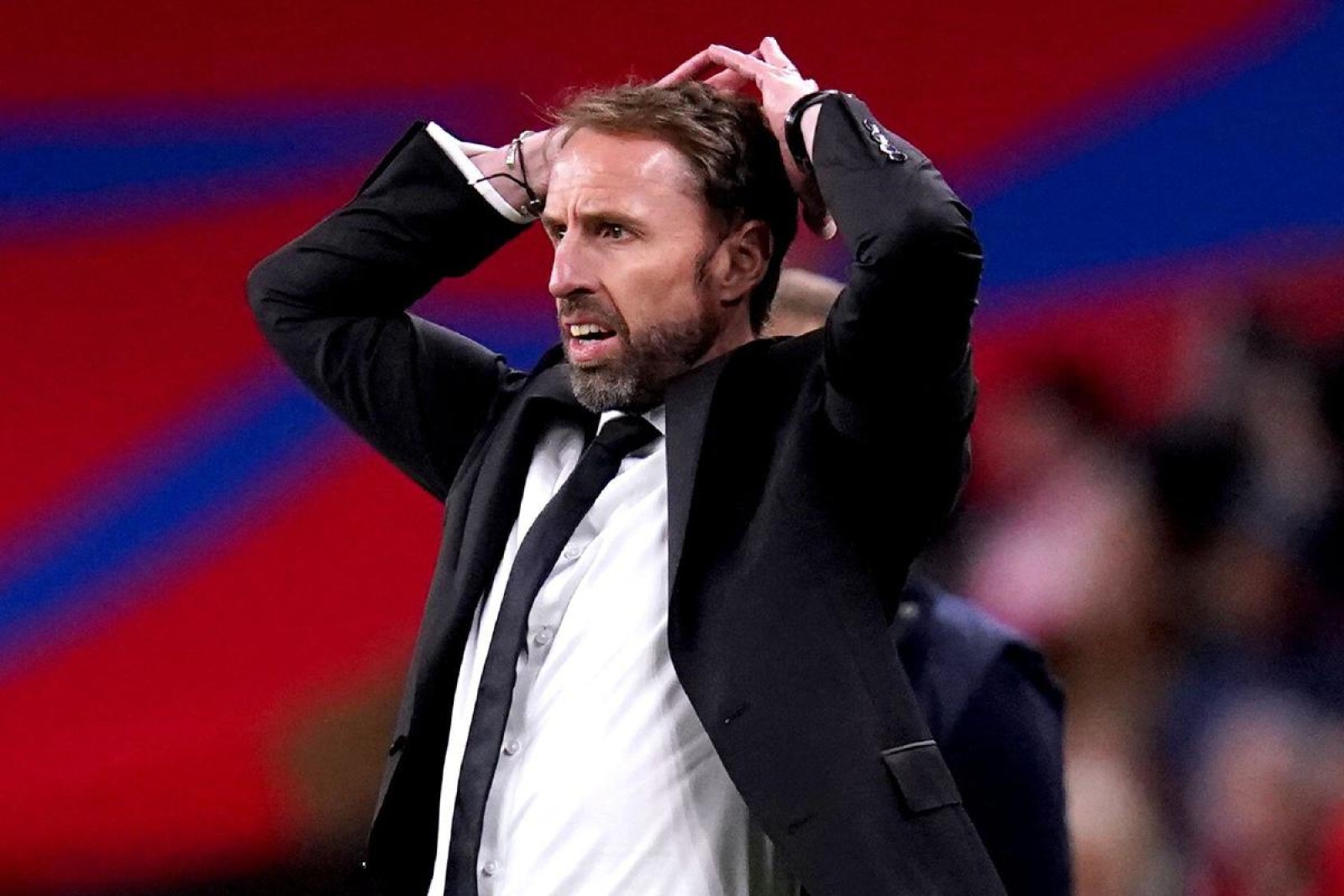 England are learning how to handle pressure cooker as winless run ...