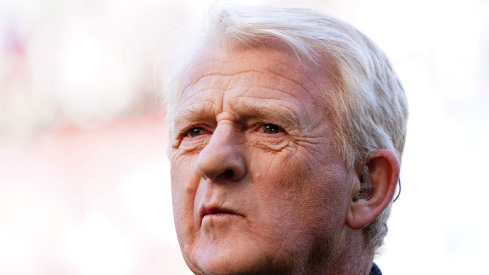 Former Celtic boss Gordon Strachan questions Rangers' attitude ahead of ...