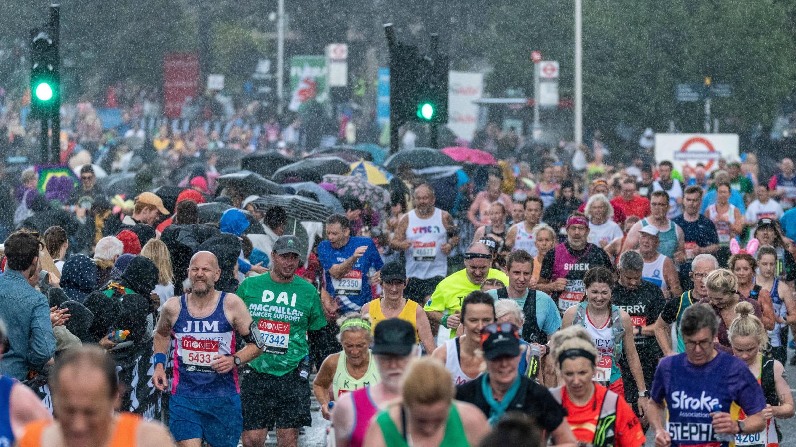 London Marathon runners in for a wet day with heavy rain predicted ...